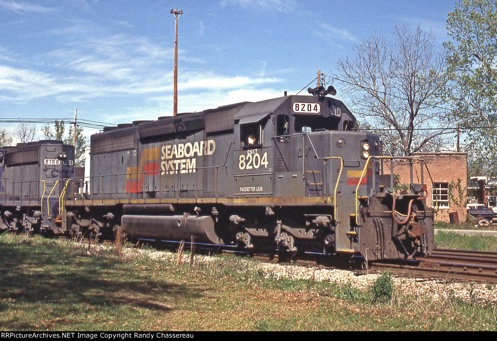 CSX 8204 (SBD paint)